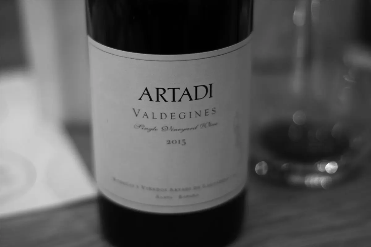 Artadi阿塔迪logo设计含义及葡萄酒品牌设计理念-诗宸标志设计