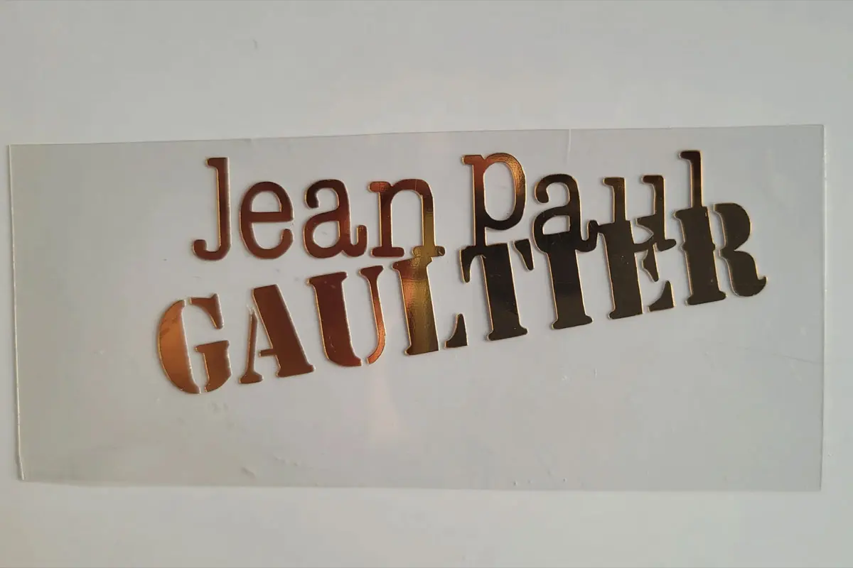 Jean Paul Gaultier让.保罗.高缇耶logo设计含义及服装品牌设计理念-诗宸标志设计