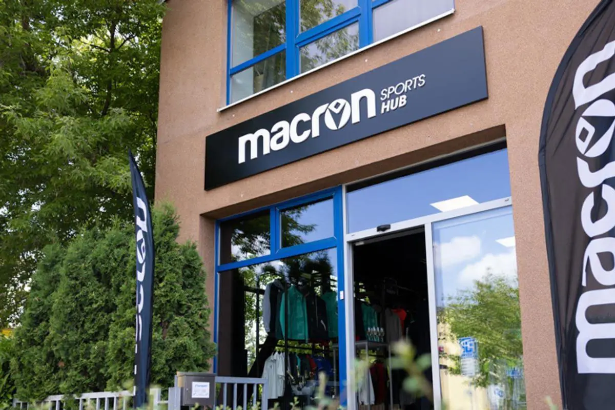 Macron标志设计含义及服装品牌设计理念-诗宸标志设计