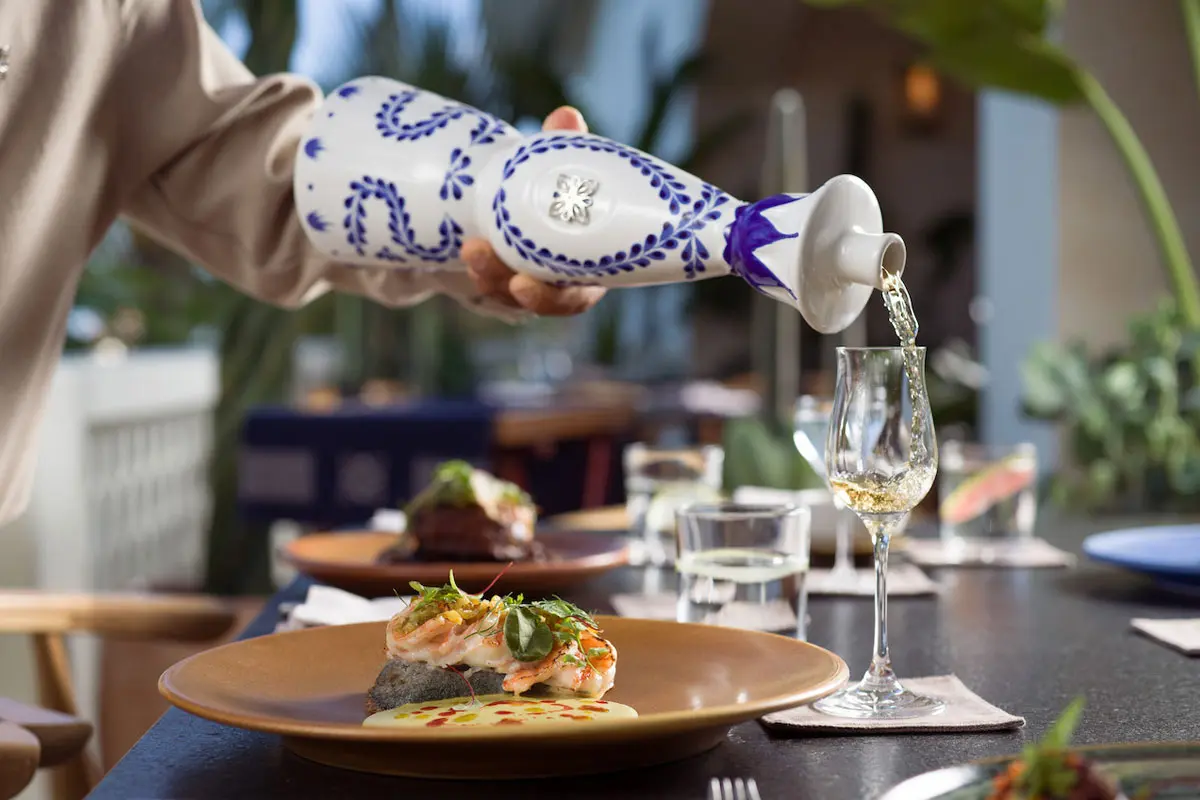 Clase Azul克斯阿苏尔logo设计含义及龙舌兰品牌设计理念-诗宸标志设计