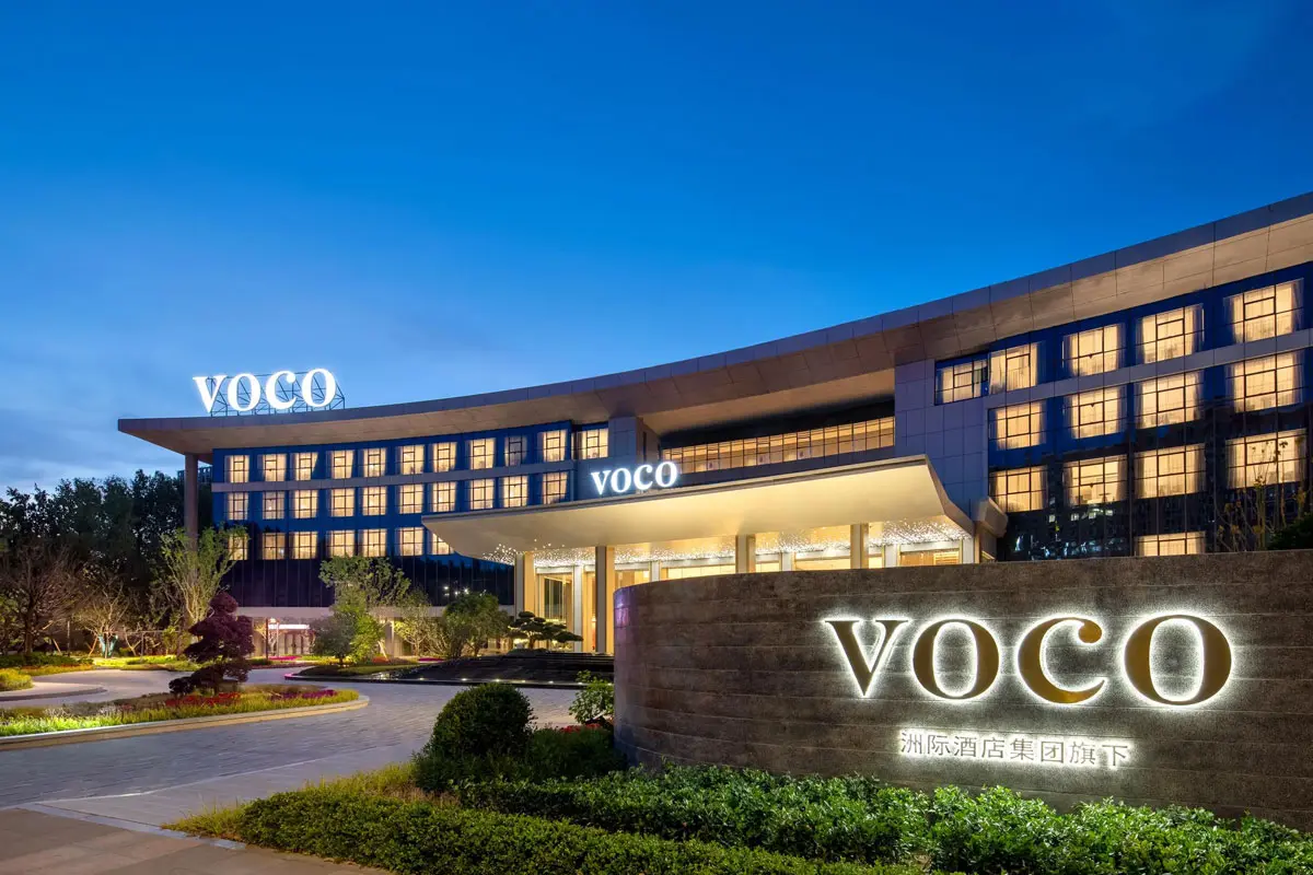 VOCO酒店logo含义及酒店品牌理念-诗宸标志设计