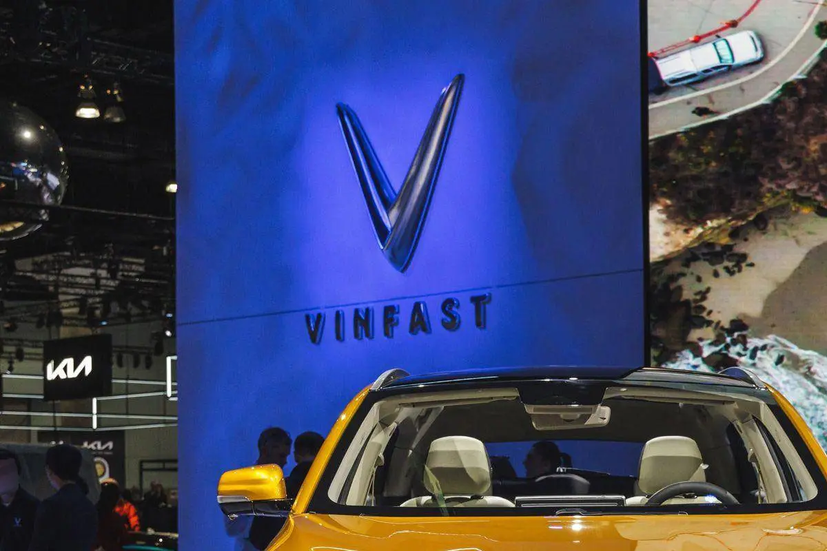 VINFAST汽车logo含义及汽车品牌理念-诗宸标志设计